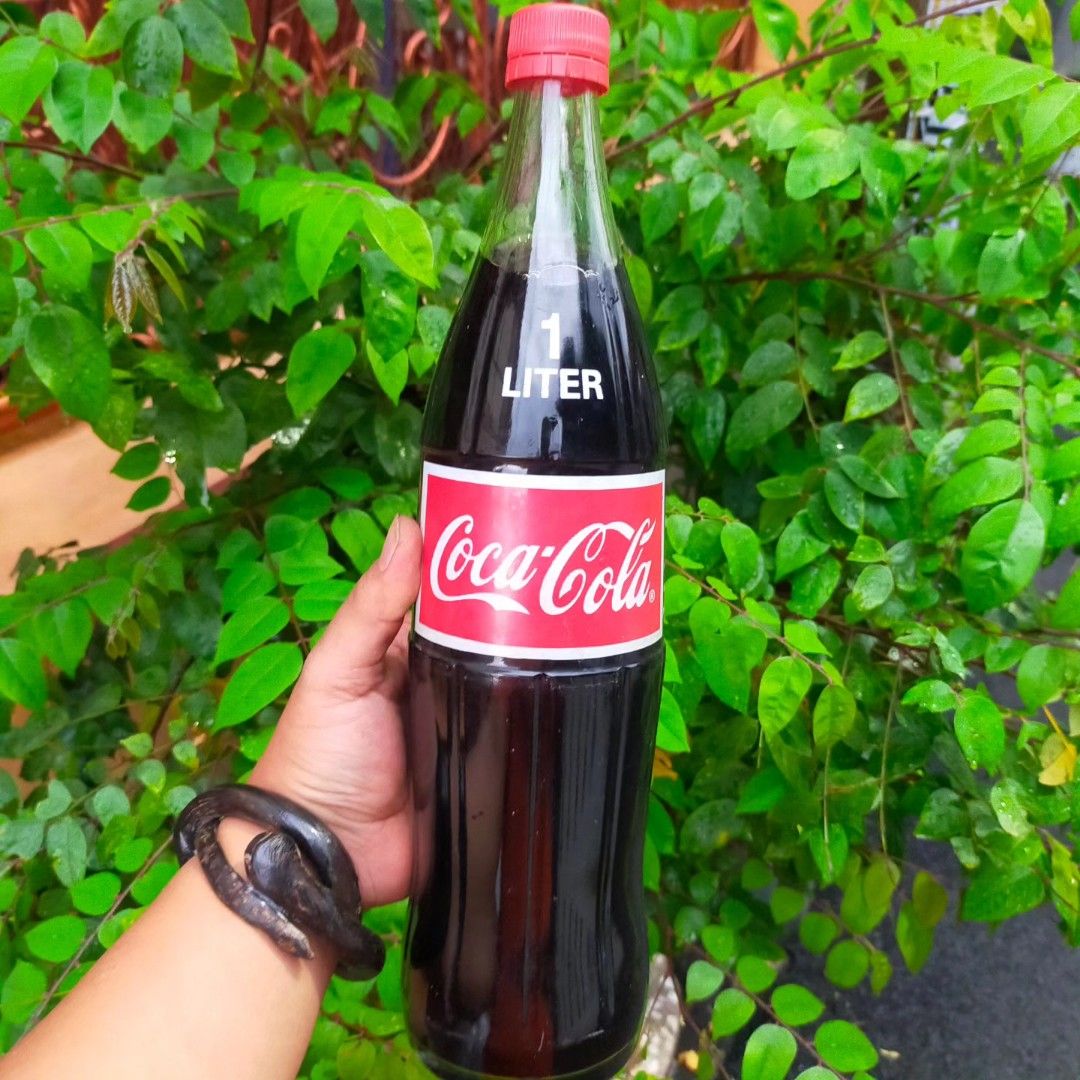 Vintage botol Coca-Cola 1000l, Barang Yang Dicari di Carousell