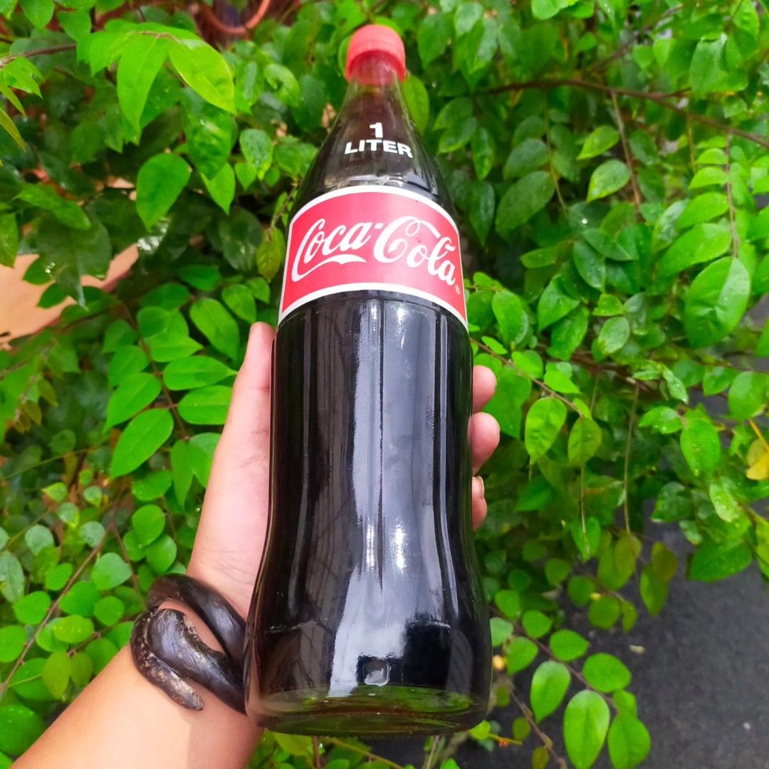 Vintage botol Coca-Cola 1000l, Barang Yang Dicari di Carousell