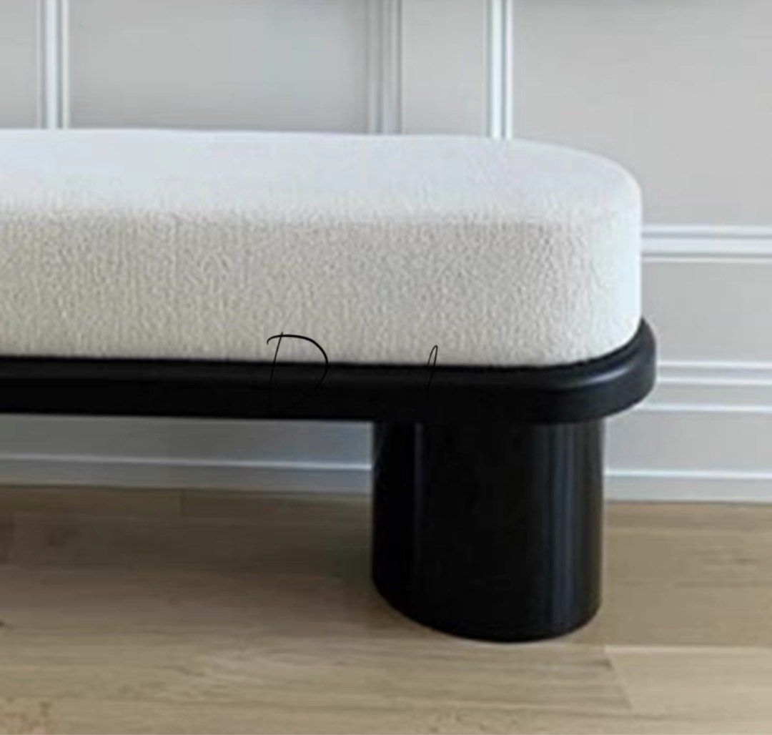 VOROS Modern Boucle Bench on Carousell