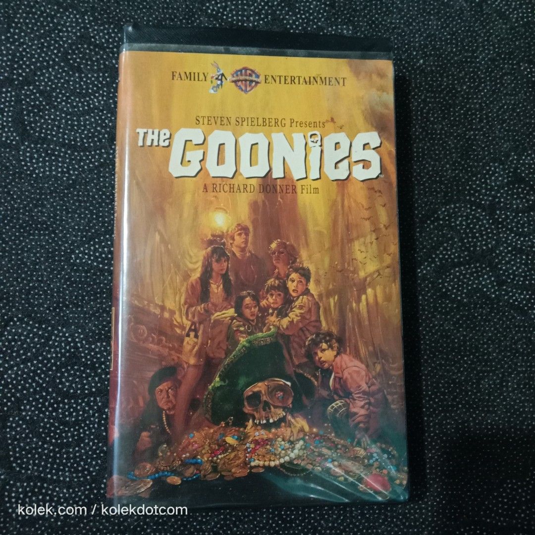1985 Steven Spielberg the Goonies VHS tape Hard to find, Hobbies & Toys ...