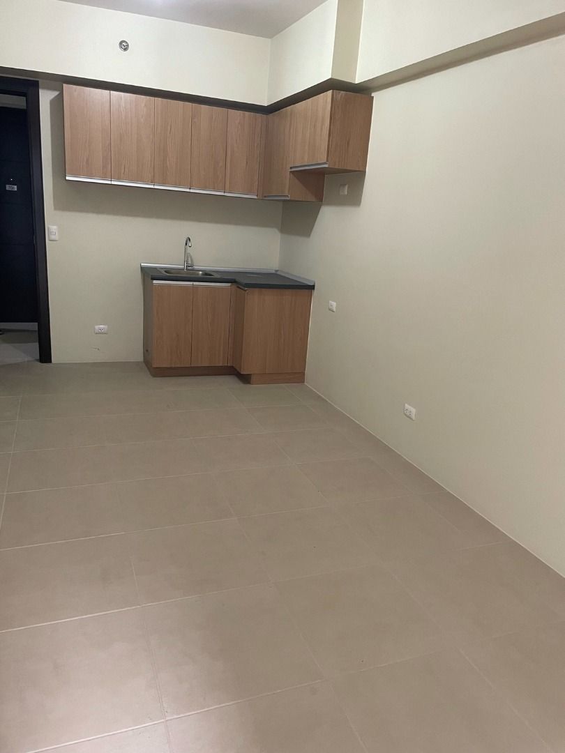 1BR with parking Avida Verte Avida Towers Verte Global City BGC Ayala ...