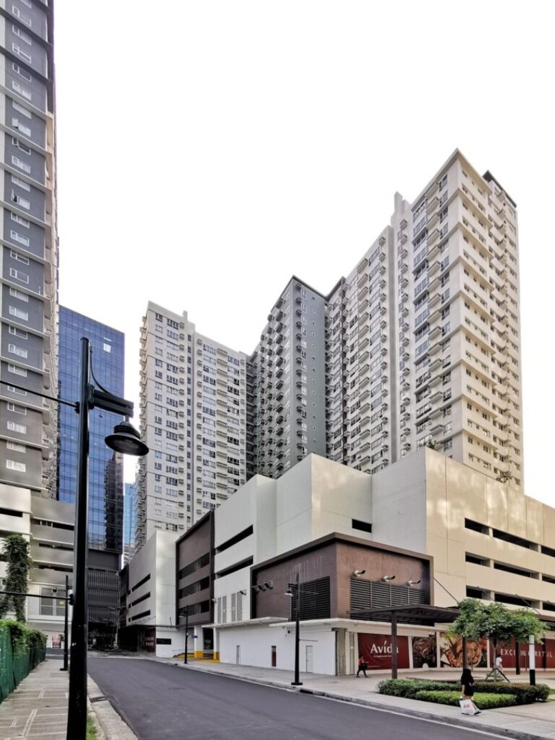 1BR with parking Avida Verte Avida Towers Verte Global City BGC Ayala ...
