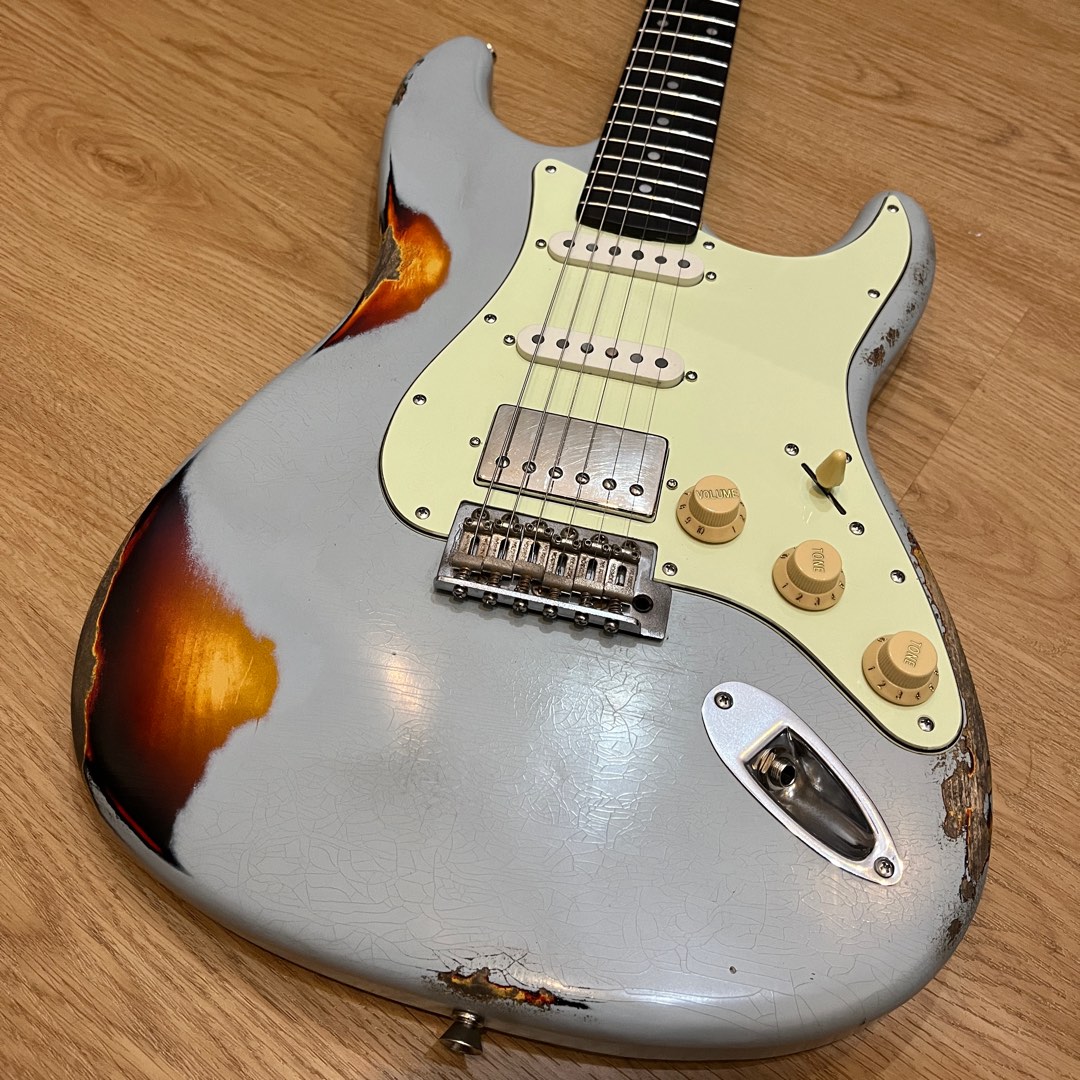 Nitro Relic HSS Stratocaster (stainless steel frets), Hobbies & Toys ...