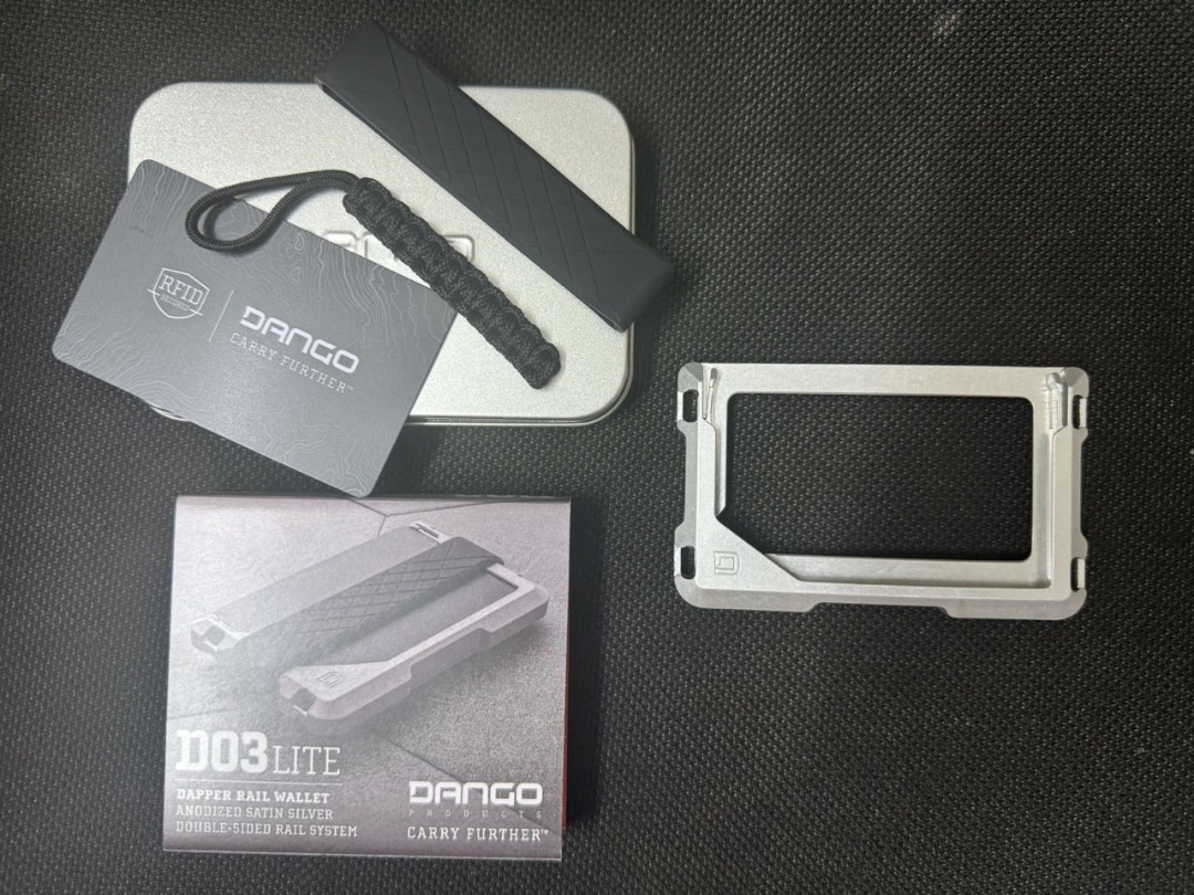 Dango - D03 Lite Dapper Rail Wallet, Men's Fashion, Watches ...