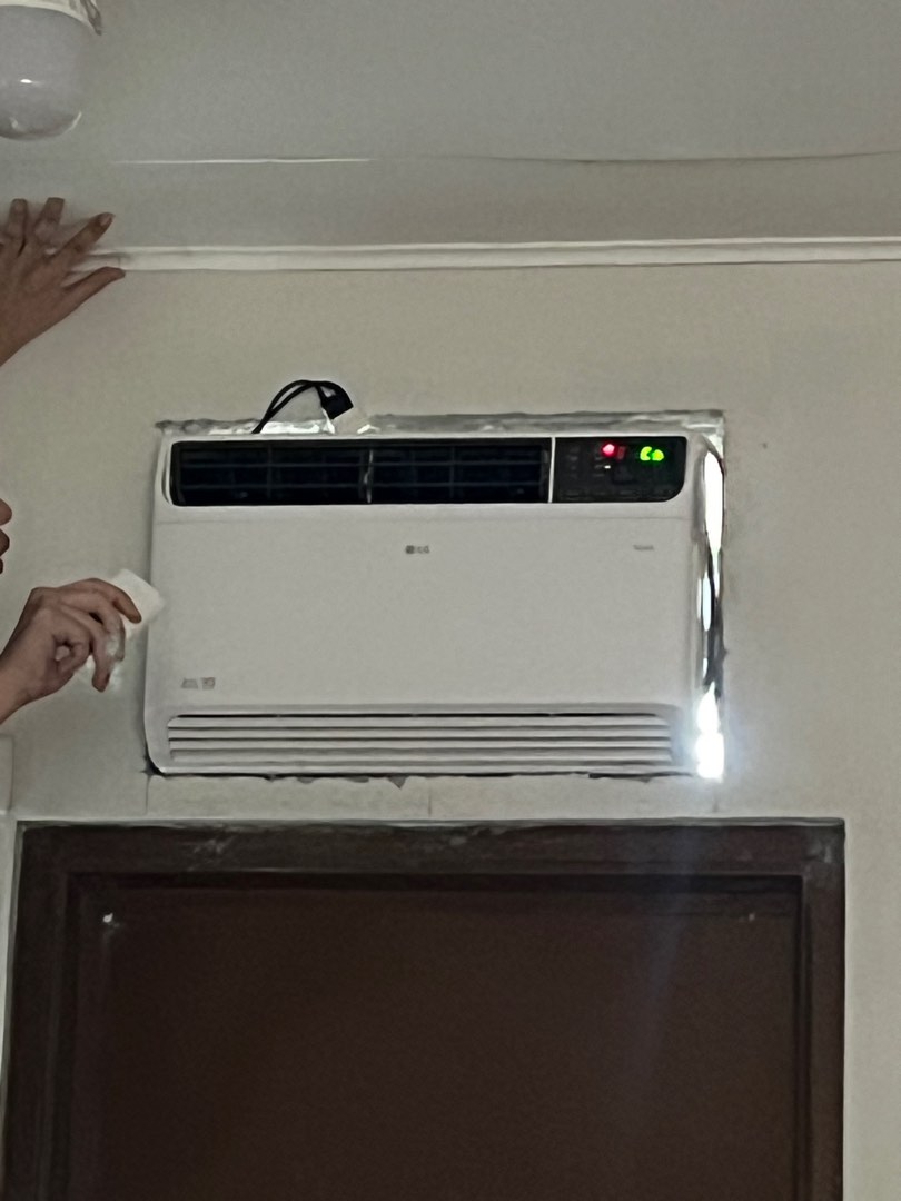 LG window type Ac 1.3hp, TV & Home Appliances, Air Conditioning and ...