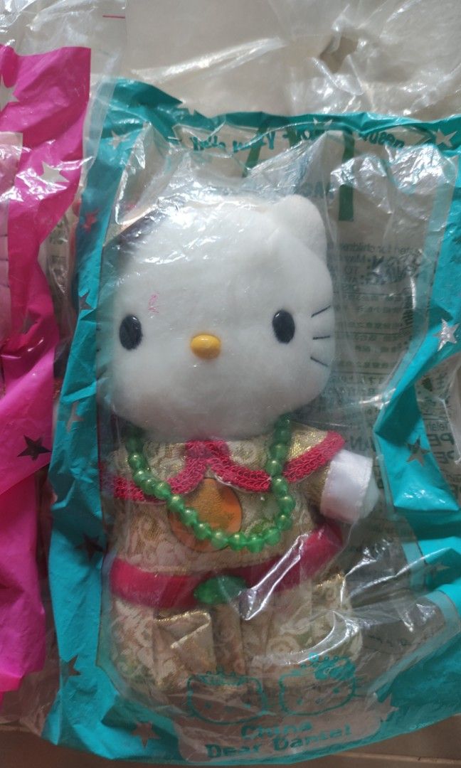 McDonald's Hello Kitty 90s King and Queen Plush, Hobbies & Toys ...