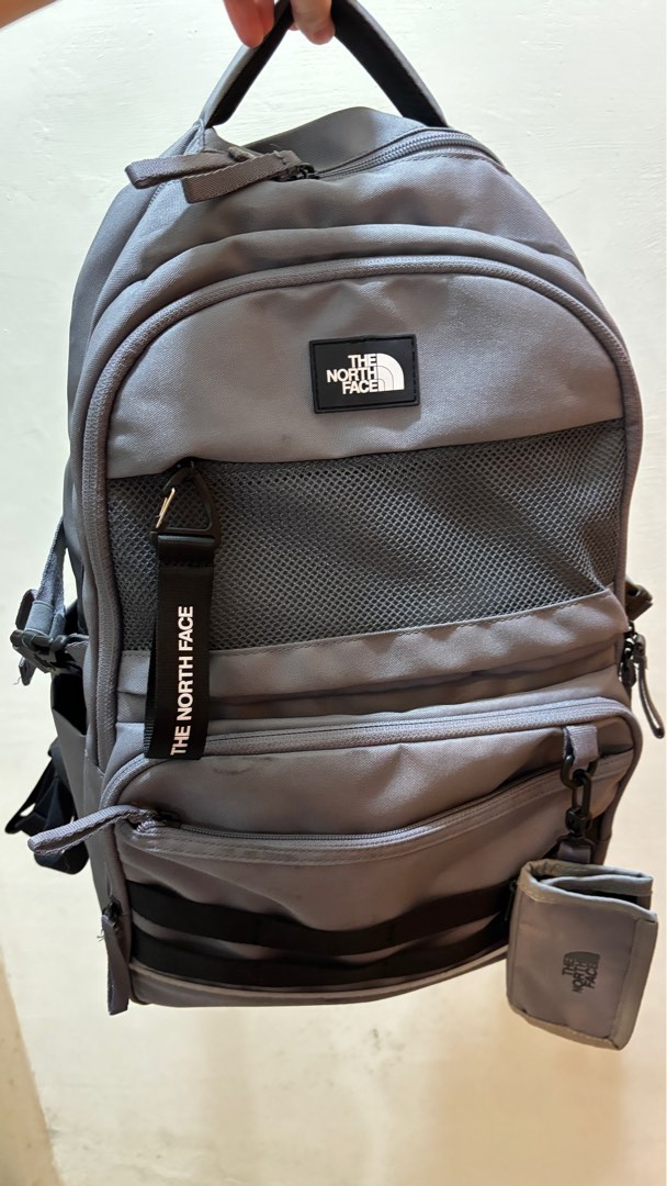 New balance NB 後背包 灰色, 她的時尚, 包包、錢包, 背包在旋轉拍賣