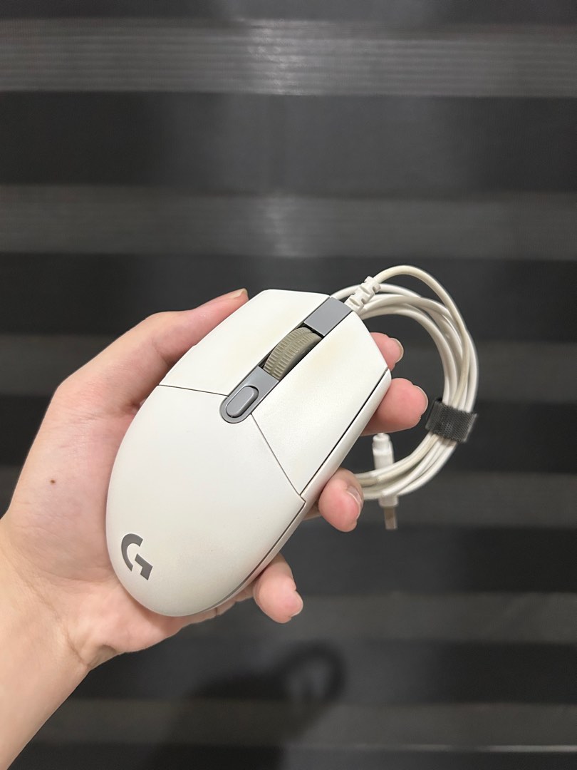 ORIGINAL LOGITECH G102 LIGHTSYNC GAMING MOUSE (8,000 DPI) COMPLETE WITH ...