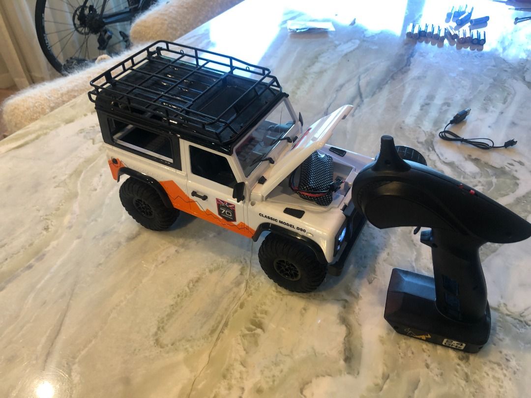 Remote Control Land Rover Defender D90, defect, 興趣及遊戲, 收藏品及紀念品, 明星周邊 ...