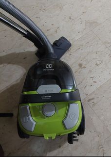 Dyson ball DC38 Multifloor Vacuum Cleaner, TV & Home Appliances, Vacuum ...