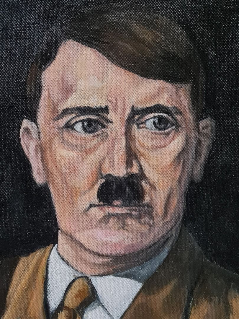 Lukisan Unik Adolf Hitler, Perabotan Rumah di Carousell