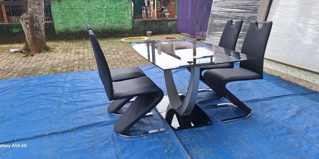 Meja Makan Import Besi Stainles Berat Kursi 4, Perabotan Rumah di Carousell