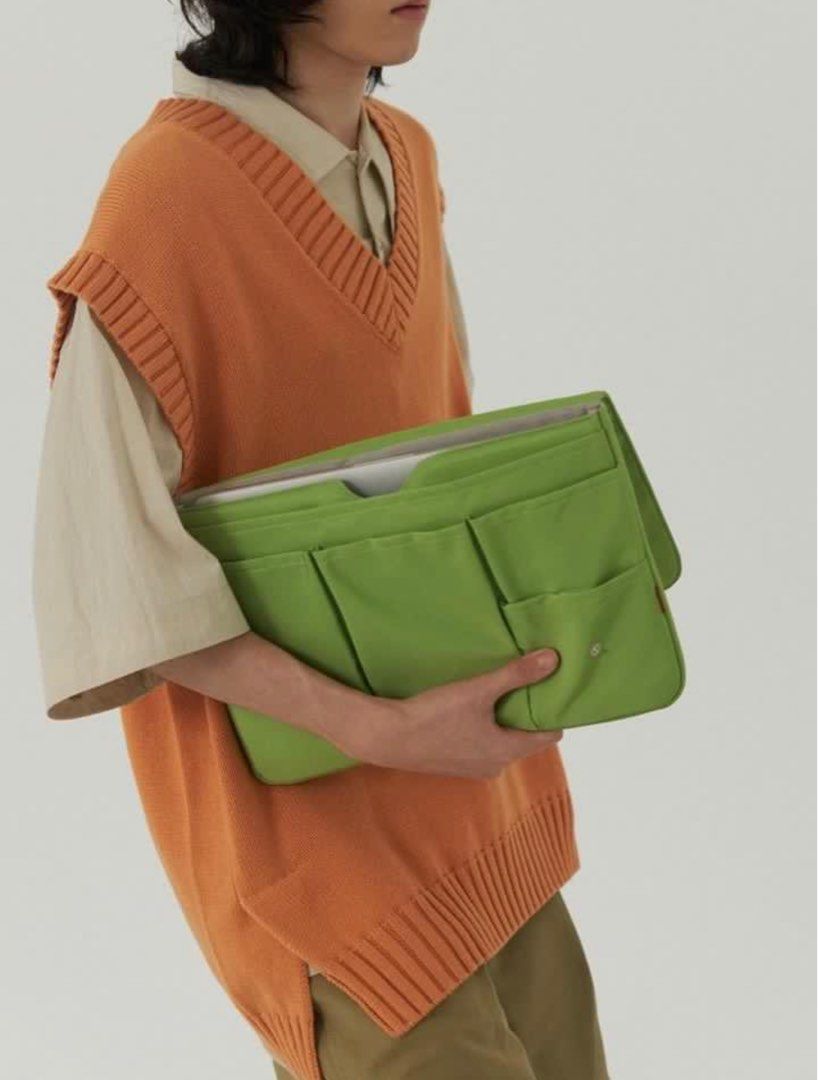 Mouggan 絎縫 電腦包 14吋 絕版, 電腦及科技產品, 電腦周邊產品, 筆記型電腦包包在旋轉拍賣