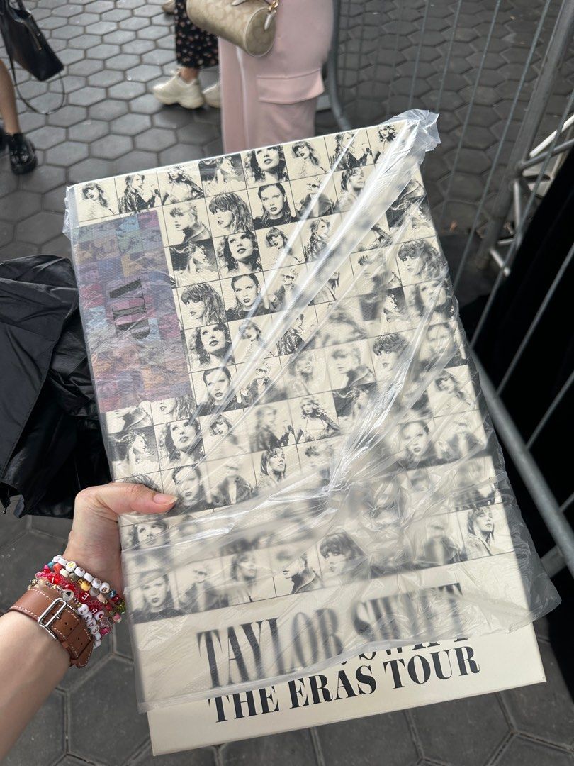 TAYLOR SWIFT | THE ERAS TOUR - VIP MERCHANDISE, Hobbies & Toys ...