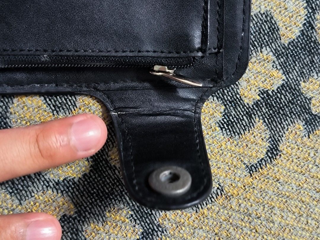 Bleach wallet, Men's Fashion, Watches & Accessories, Wallets & Card ...