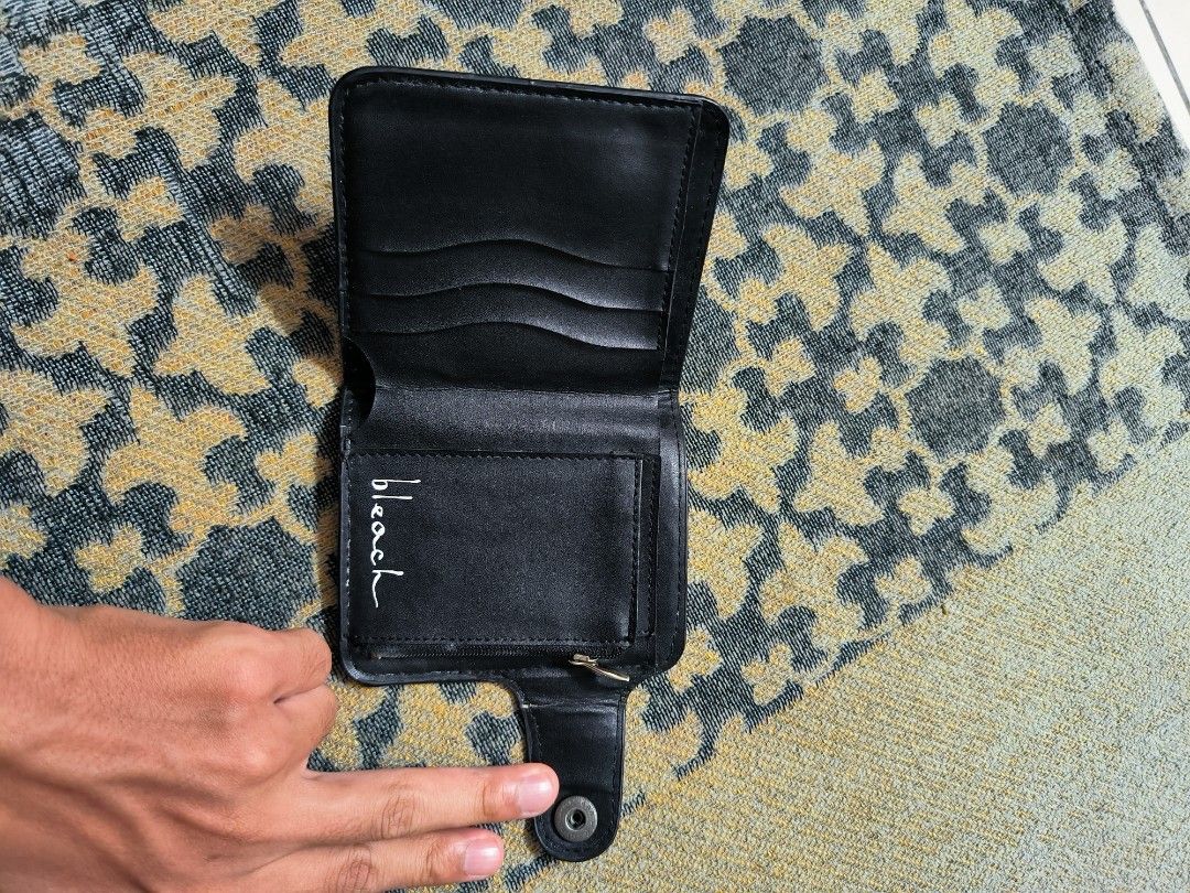 Bleach wallet, Men's Fashion, Watches & Accessories, Wallets & Card ...