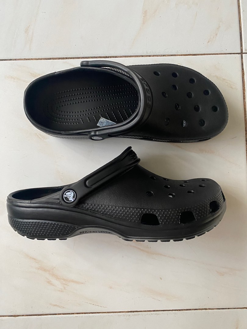 Crocs All Black, Men's Fashion, Footwear, Slippers & Slides on Carousell