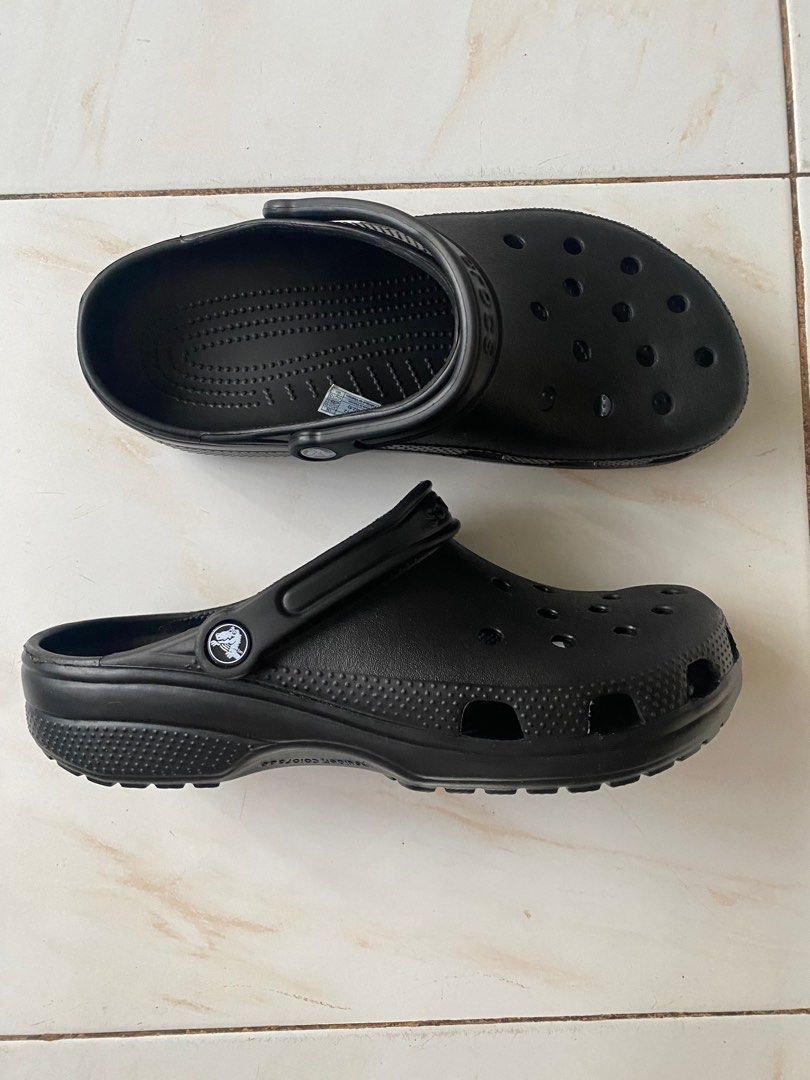 Crocs All Black, Men's Fashion, Footwear, Slippers & Slides on Carousell