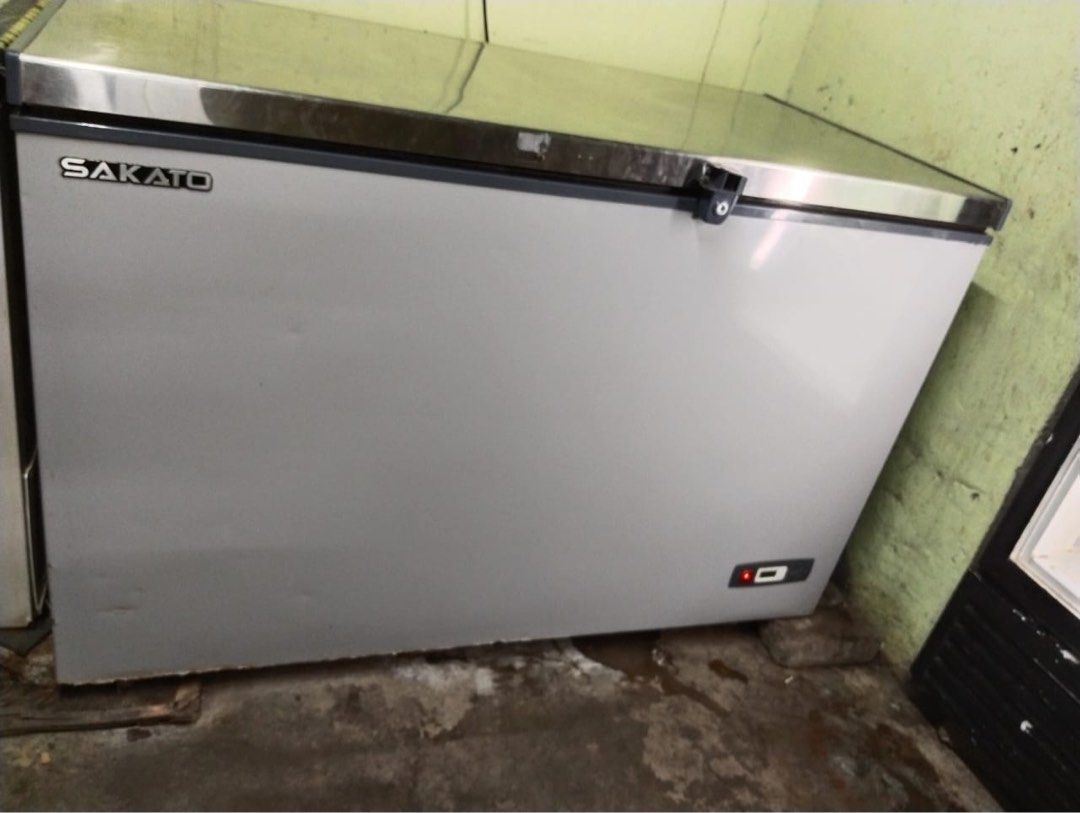 Freezer and Chiller to sell, TV & Home Appliances, Other Home ...