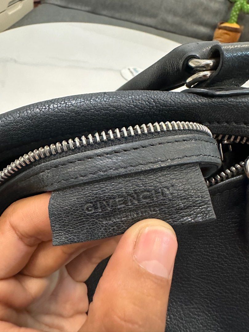 Givenchy pandora authentic, Barang Mewah, Tas & Dompet di Carousell