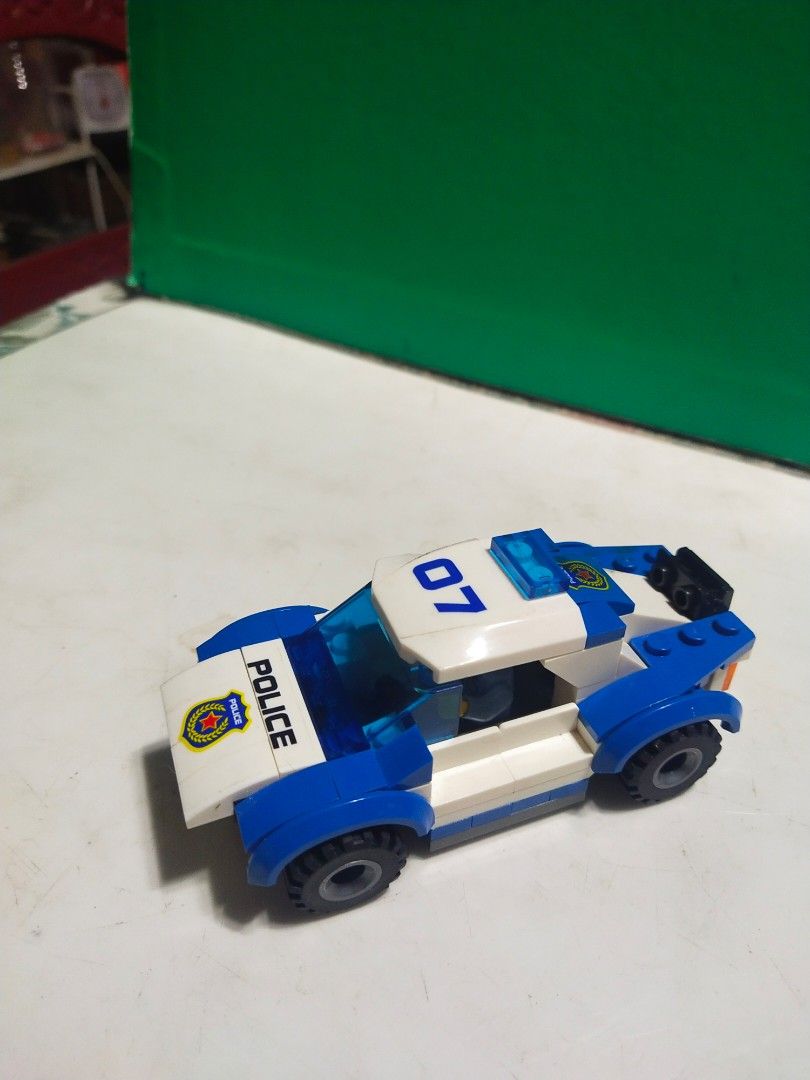 LEGO-styled "Police Car"/Incomplete toy vehicle/Nice to complete ...