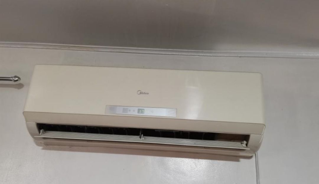 Midea 1.0hp Split Type AC Inverter, TV & Home Appliances, Air ...