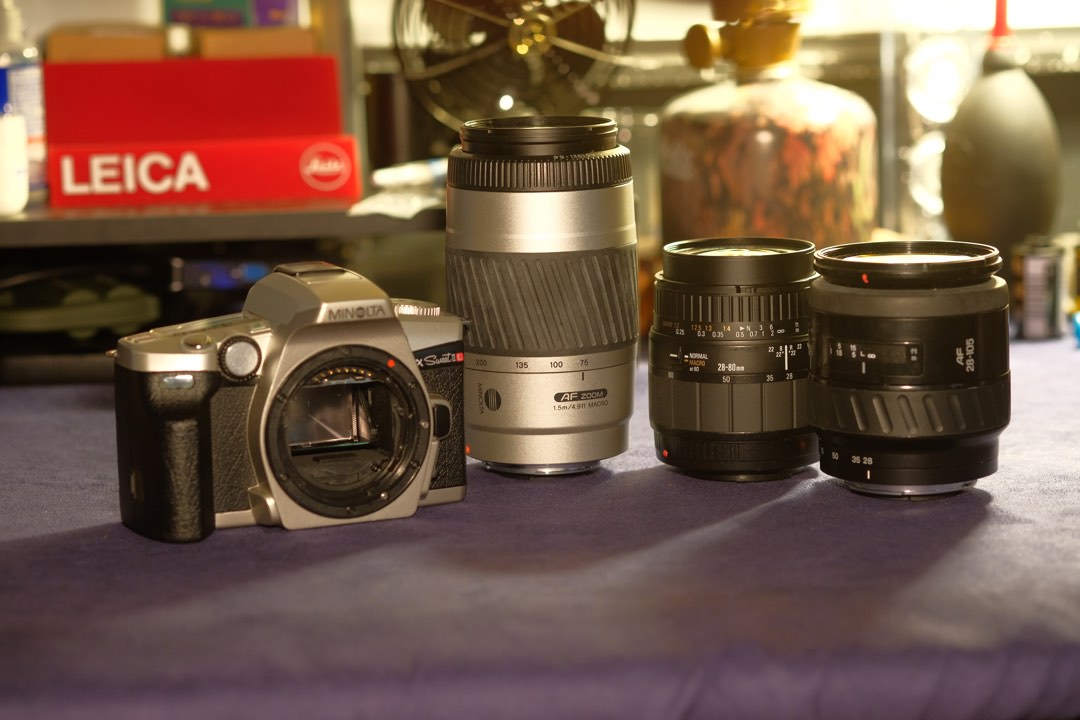 MINOLTA α Sweet II L + 三顆鏡頭 一機三鏡 新手底片機, 相機攝影, 相機在旋轉拍賣