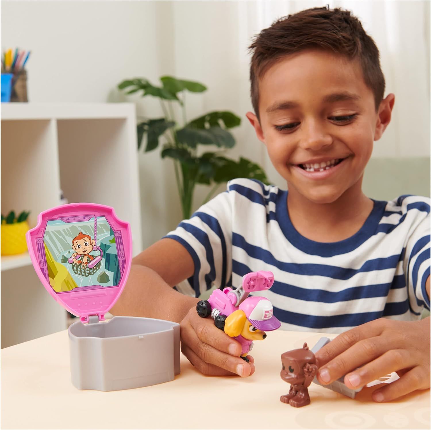 PAW Patrol, Big Truck Pups Skye Action Figure with Clip-on Rescue Drone ...