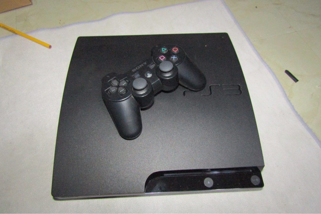 PlayStation 3 (PS3) with controller, Video Gaming, Video Game Consoles ...