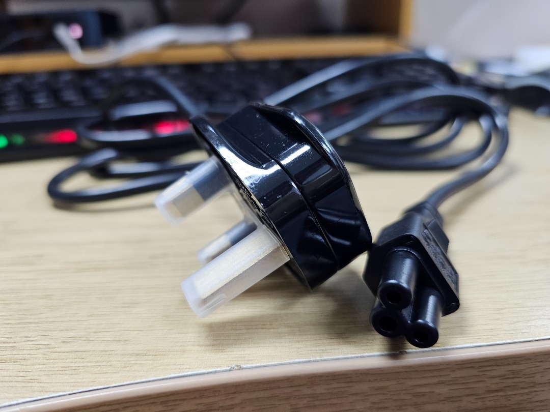 Power cable (1.7m) with safety mark - Mickey Mouse type, Computers ...