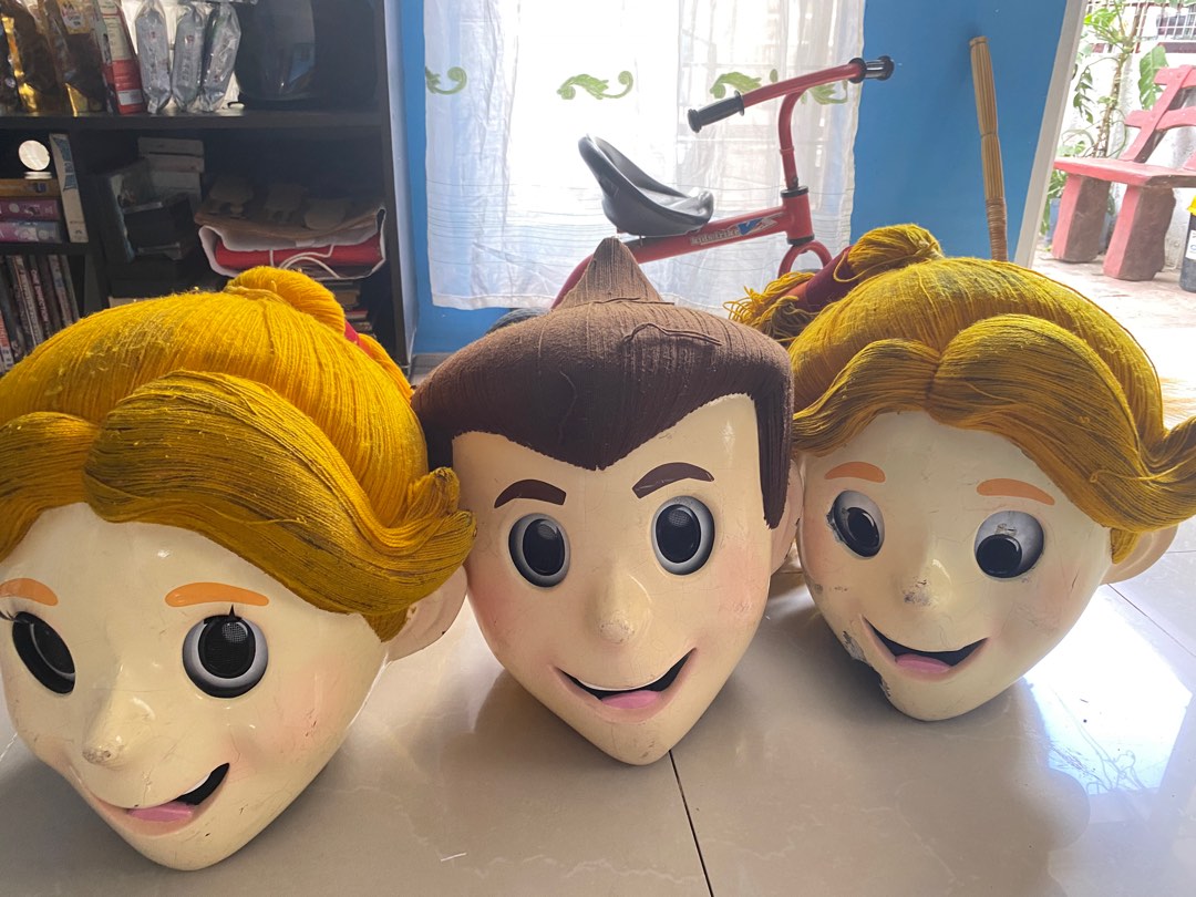 Vintage Shakey’s Mascot Heads 3 pcs as is condition, Hobbies & Toys ...