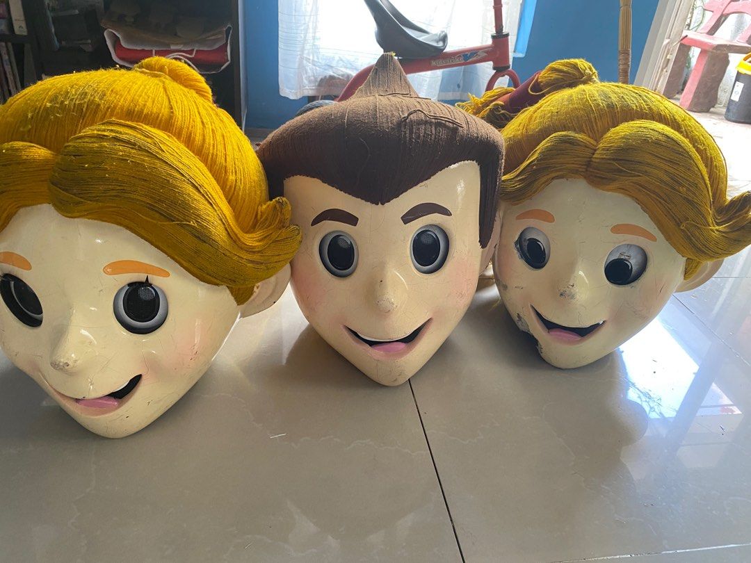 Vintage Shakey’s Mascot Heads 3 pcs as is condition, Hobbies & Toys ...