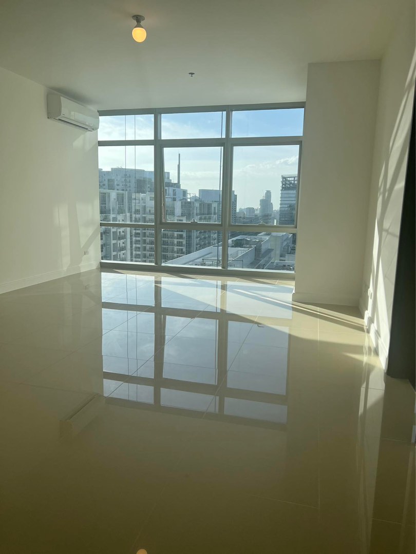 For sale 3 bedroom condo unit good deal the suites Bgc near one ...