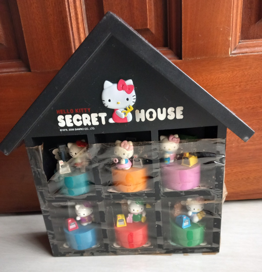 2006全新MTR HELLO KITTY SECRET HOUSE珍藏版地鐵印章一套, 興趣及遊戲, 玩具 & 遊戲類 - Carousell
