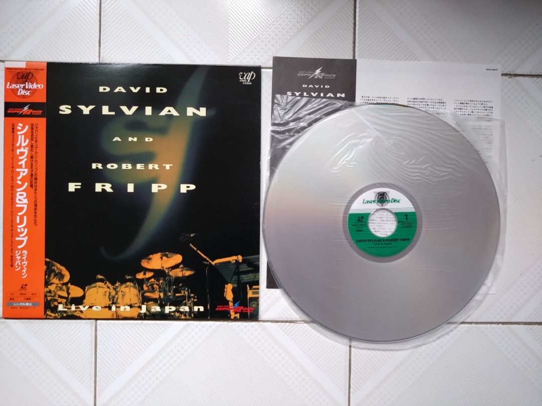 David Sylvian & Robert Fripp Live In Japan LD Laserdisc, 興趣及遊戲, 音樂、樂器 & 配件, 音樂與媒體 - CD 及 DVD ...