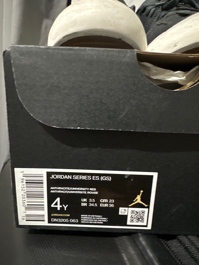 Jordan series es(GS), Babies & Kids, Babies & Kids Fashion on Carousell