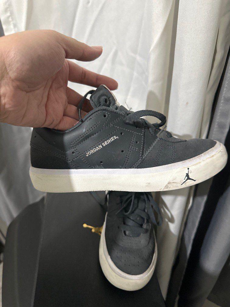 Jordan series es(GS), Babies & Kids, Babies & Kids Fashion on Carousell