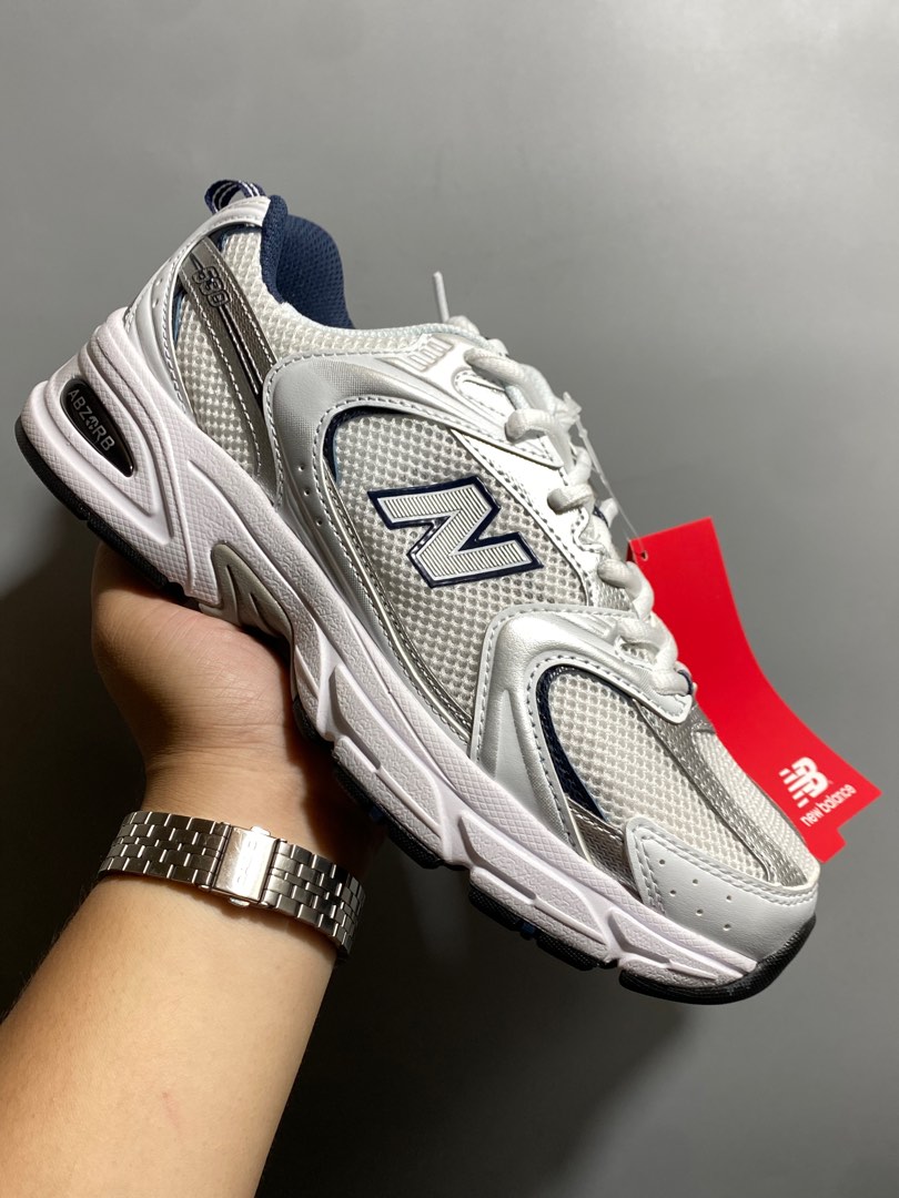 New Balance 530 size 7, Women's Fashion, Footwear, Sneakers on Carousell