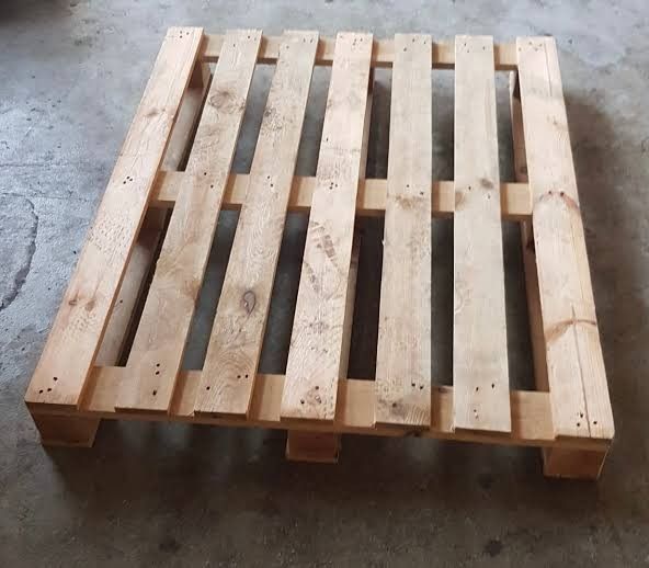 Paleta wood, Furniture & Home Living, Furniture, Other Home Furniture ...