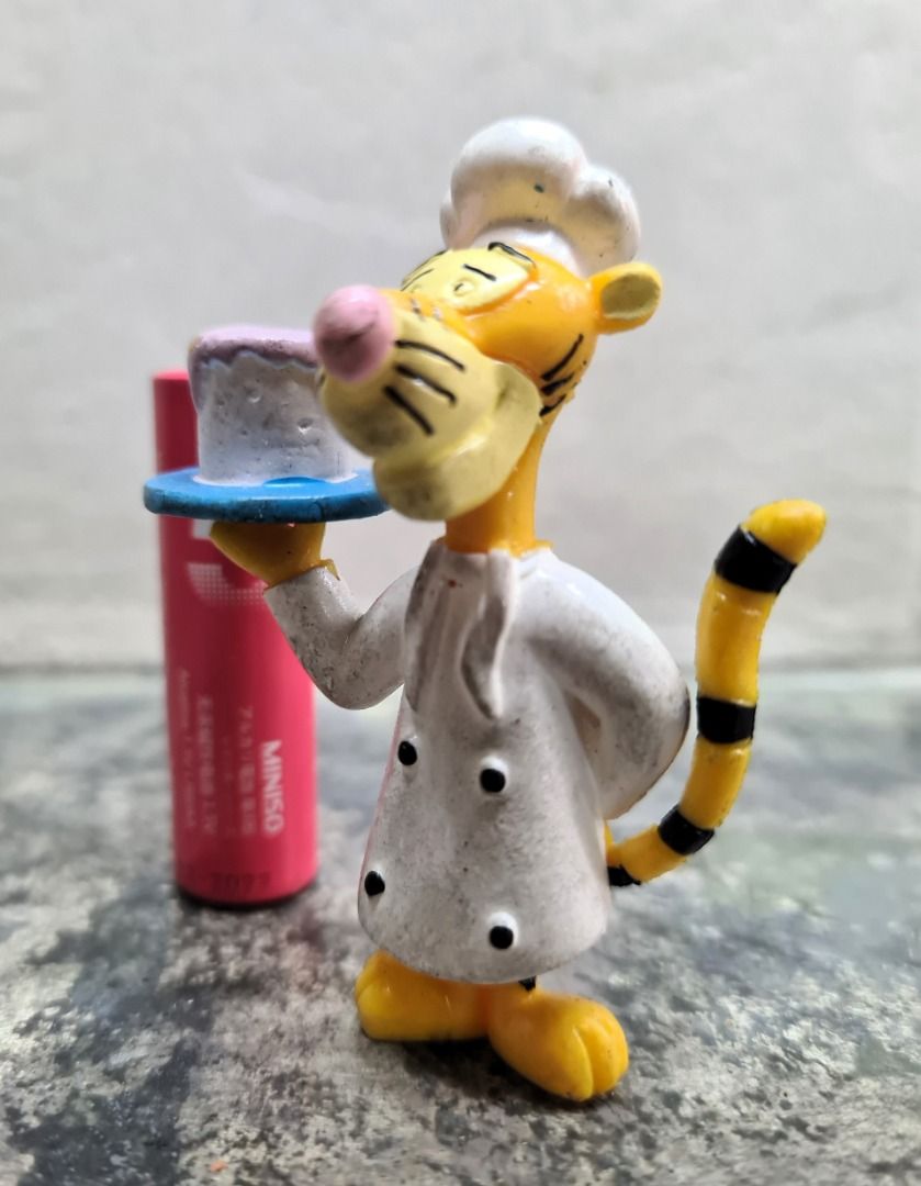 PASTRY CHEF TIGGER - Disney "Winnie The Pooh" Mini Figurine Series ...