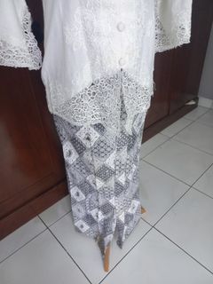 Rok kebaya hitam Dijual | Beli 100+ Rok kebaya hitam online | Carousell ...