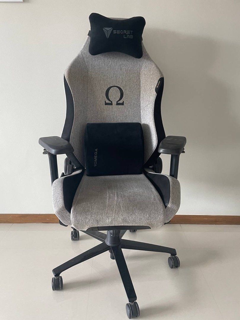 Secretlab Titan Gaming Chair, Furniture & Home Living, Furniture ...