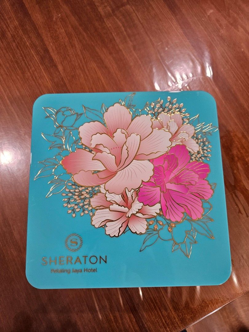 Sheraton Mooncake Box, Furniture & Home Living, Kitchenware & Tableware ...