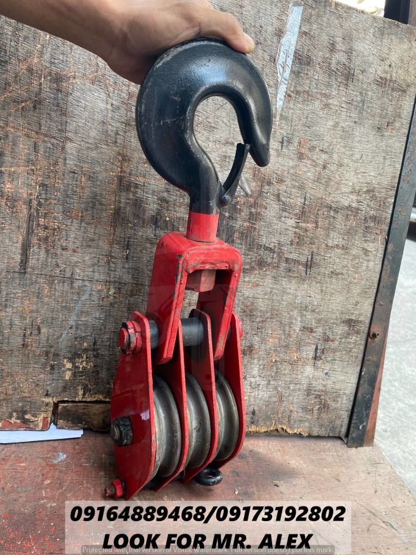 TRIPLE WHEEL HOOK PULLEY BLOCK, Commercial & Industrial, Construction ...