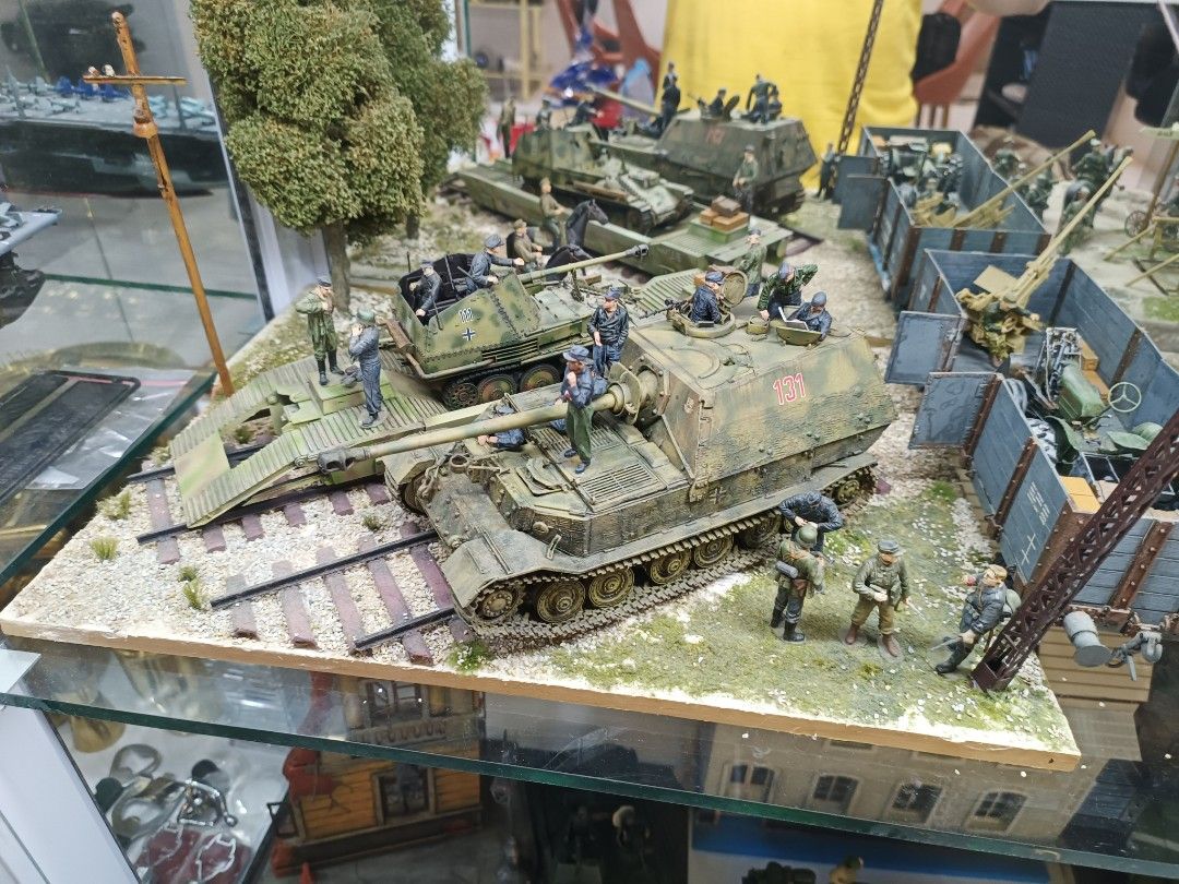 1/35 scale Panzer Diorama - Miniature figures vehicles & base, Hobbies ...