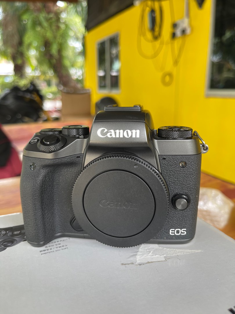 Canon M5 Mirrorless Camera, Photography, Cameras on Carousell
