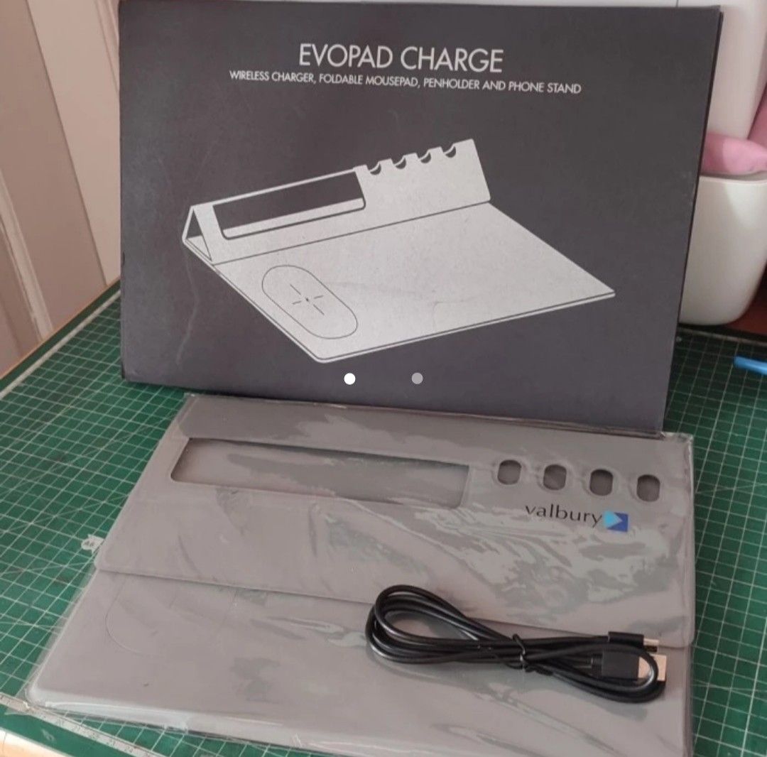 Evopad Charge Fast Wireless Charging, Elektronik, Komputer, Lainnya di ...