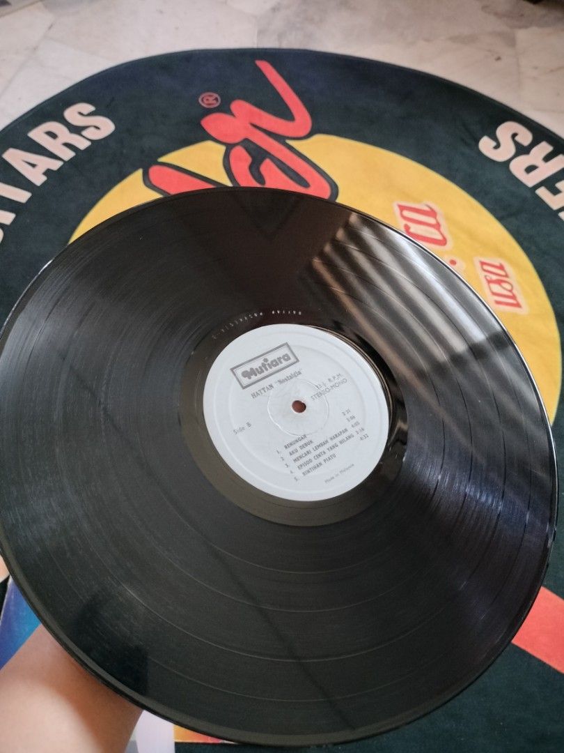 Hattan Nostalgia Sangkar Terasing Piring Hitam, Hobbies & Toys, Music ...