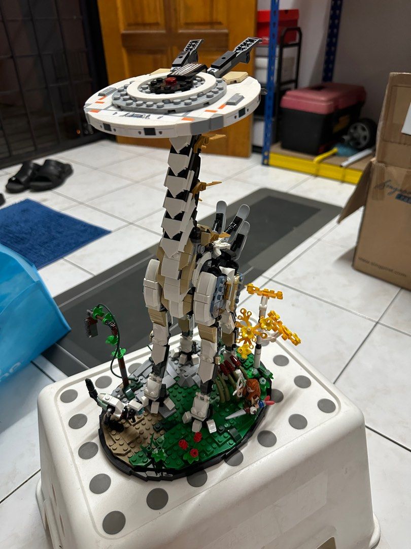 Lego Tall Neck, Hobbies & Toys, Toys & Games on Carousell