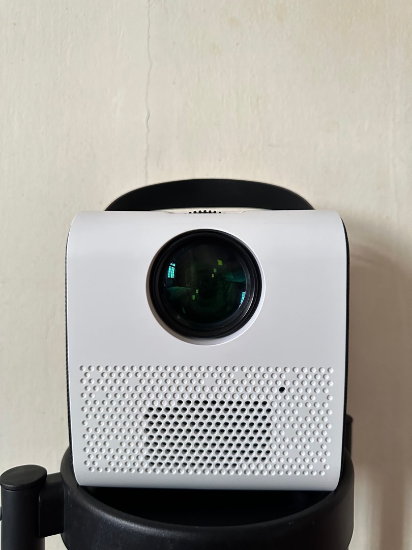 Lumos Ray Home Cinema Short Throw Projector (Smart), TV & Home ...